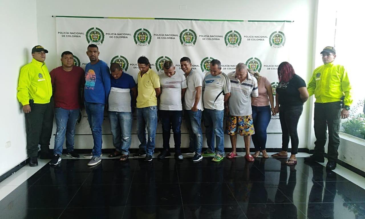 Duro golpe al tráfico de licor adulterado: 10 capturados en Barranquilla, la mayoría miembros de ...