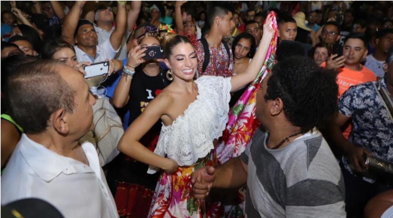 La Reina Isabella Chams recibió el año de su Carnaval con rueda de ...