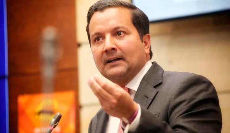 Precandidato David Luna arremete contra bandas criminales y defiende a ...