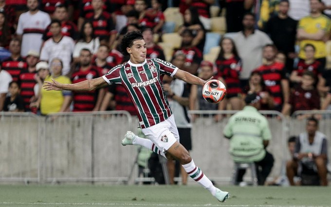Lesionado Gabriel Fuentes en el partido de ida de la gran final del ...