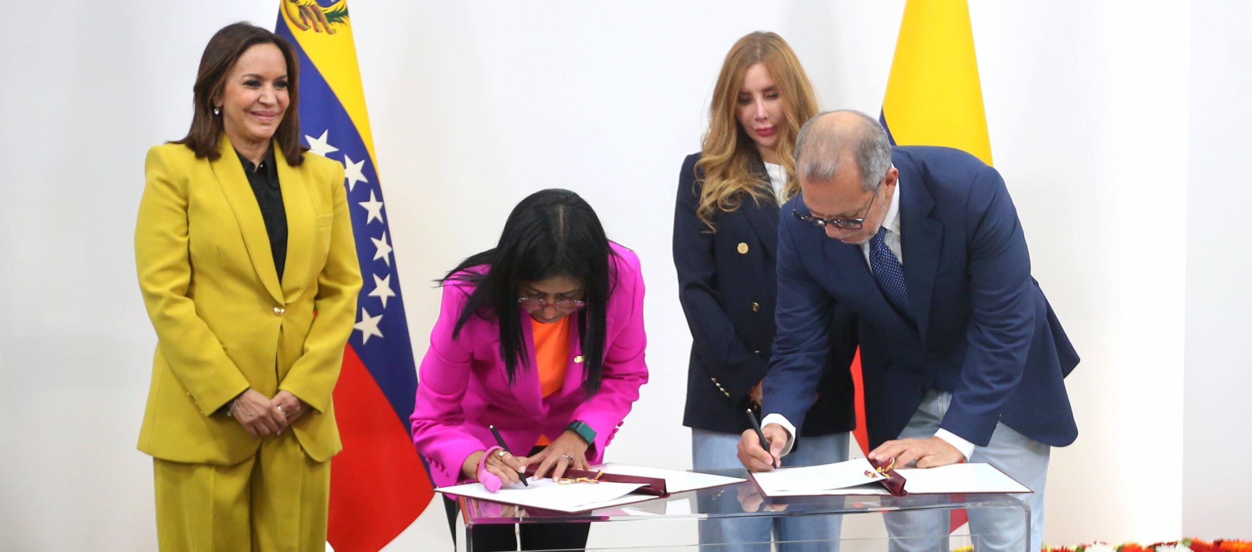 Colombia y Venezuela firmaron memorando para crear zona de desarrollo ...